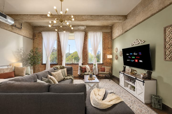 The Bentley Collection - Reunion Loft - Dallas, TX
