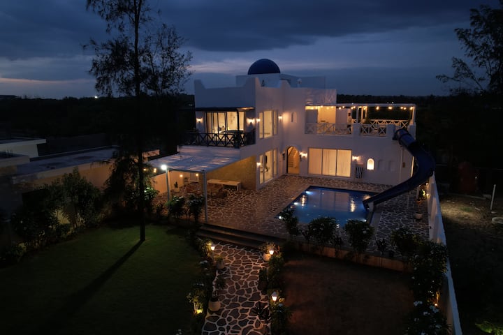 Greek Coastal Retreat W/ Pvt Pool | Near Beach - Mahabalipuram