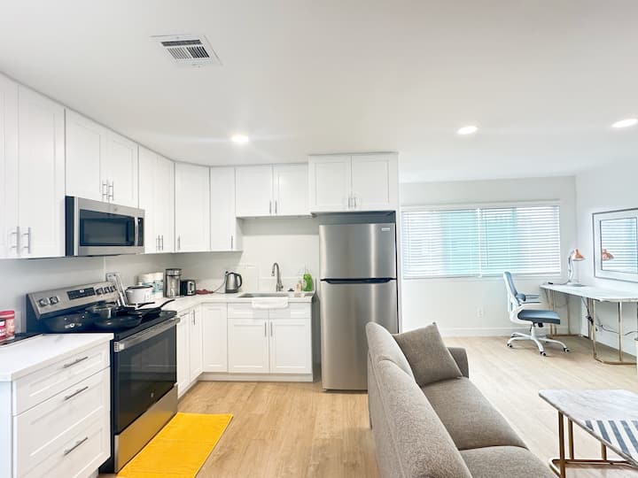 Family2b1b | Near Disneyland | Quiet Rh Location - 羅蘭崗