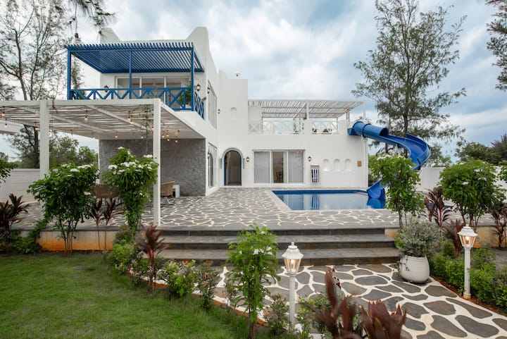 Beach View Greek Villa W/private Pool & Jacuzzi - Mahabalipuram