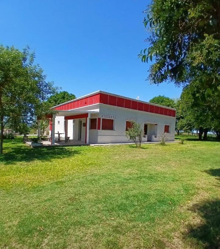 Casa De Campo En Ejido
Diamante Con Pileta P12 Per - Diamante, Argentina