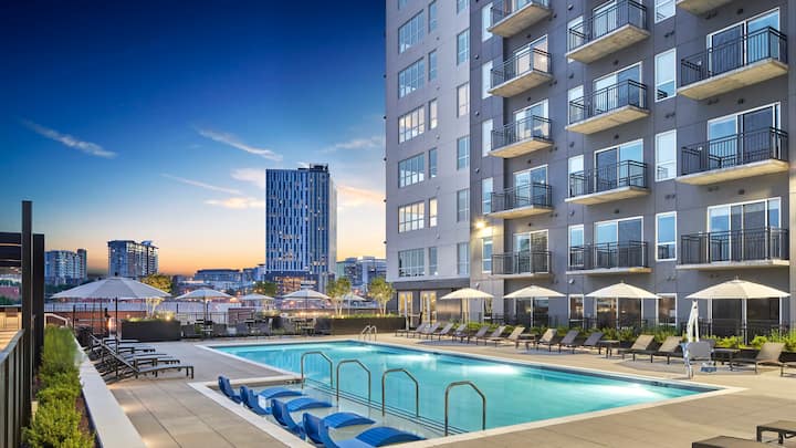 New Listing! City Lights Sobro! Walk To Broadway! - Nashville, TN