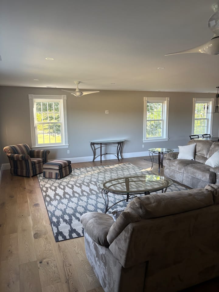 Brand New Apartment In Renovated Farmhouse - Greenfield, MA