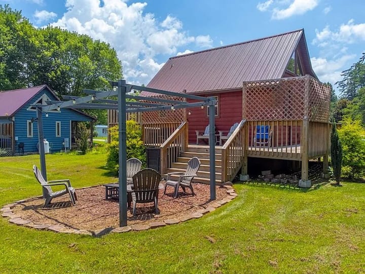 Bryson City Cabin: Hot Tub & Mountain Escape - Bryson City, NC