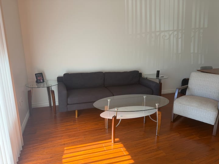 Quiet, Comfortable & Close To Everything - Burbank, CA