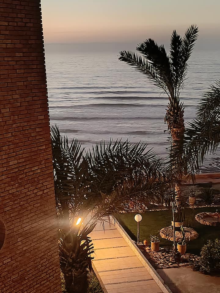 Appartement Bord De Mer
Cosy Romantique Calme
Wifi - Sidi Ifni