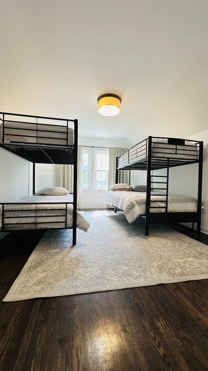 At Home On Lynn | Near The Lakes & Uptown - Edina, MN