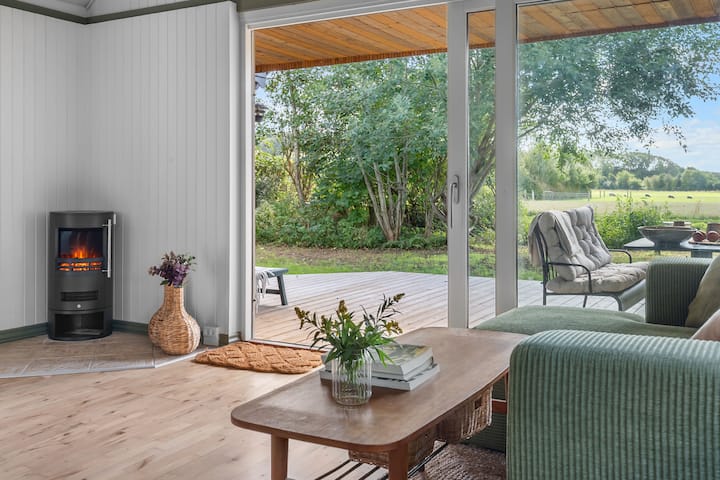 Meadow View Escape | Nordic Cottage With Fireplace - Denmark