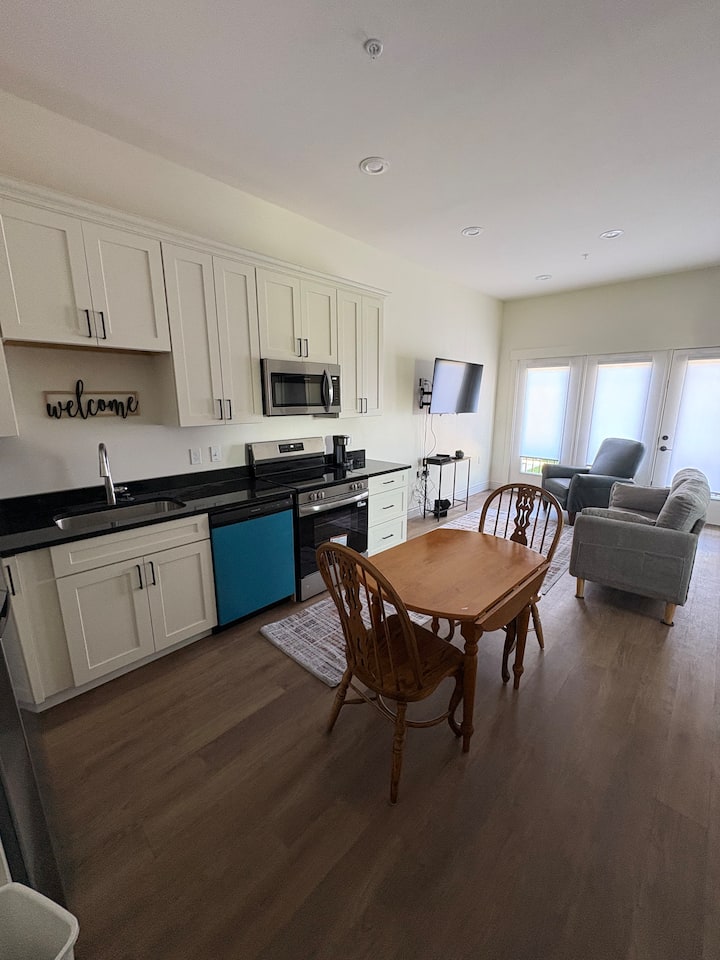 A- Sovereign Village Clubhouse Apt. 210 Studio - 런던
