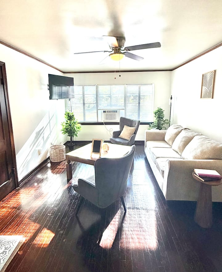 Downtown Oasis: Steps From Downtown Favorites - Jackson, MS