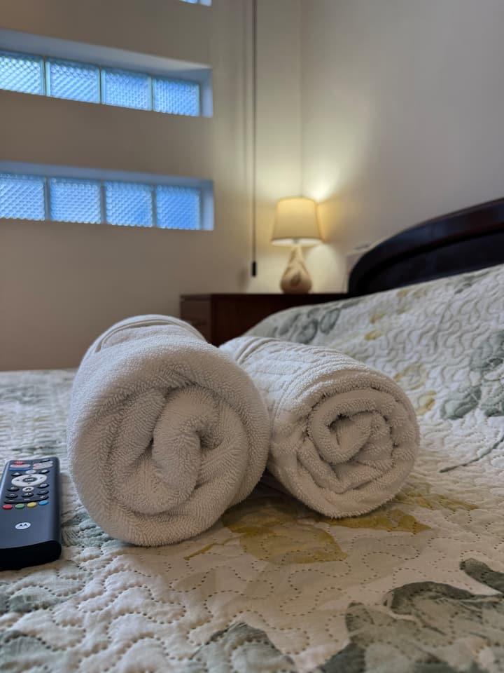 Safe & Cozy Home In Cuenca | Parking Included - Ecuador