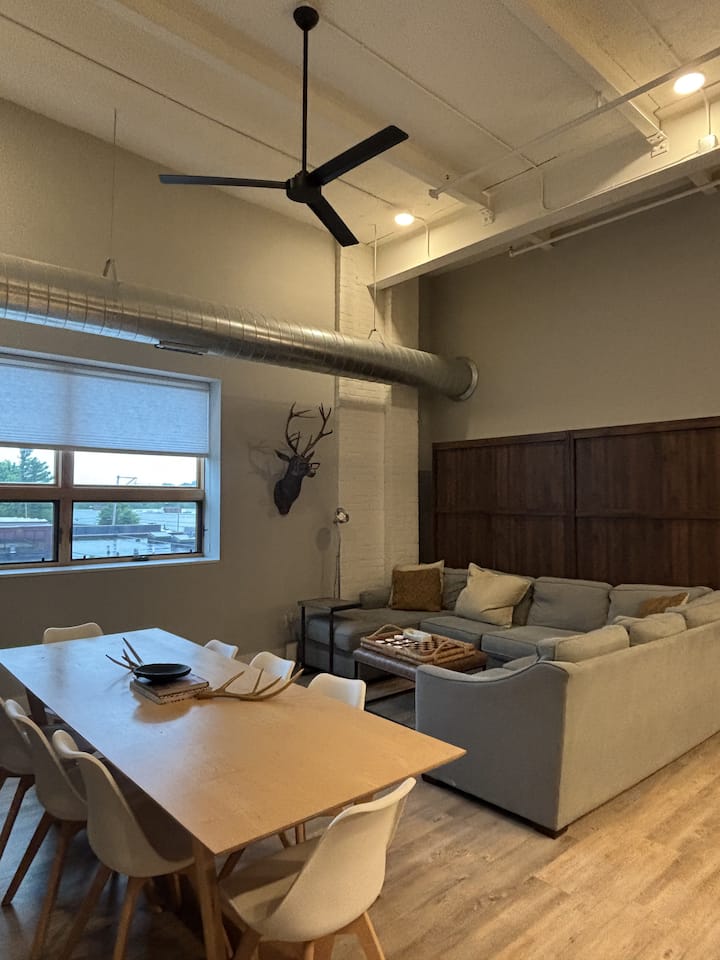Bunkhouse In Downtown Chelsea - Chelsea, MI