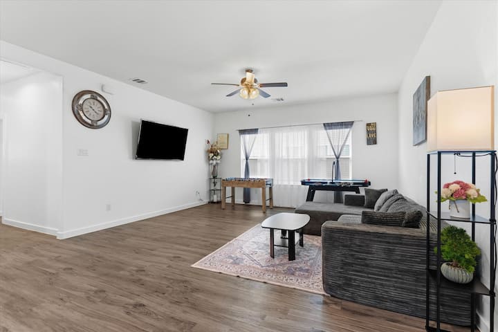 Spacious Ft Worth Home Max 20 Mins To Everything. - Fort Worth, TX