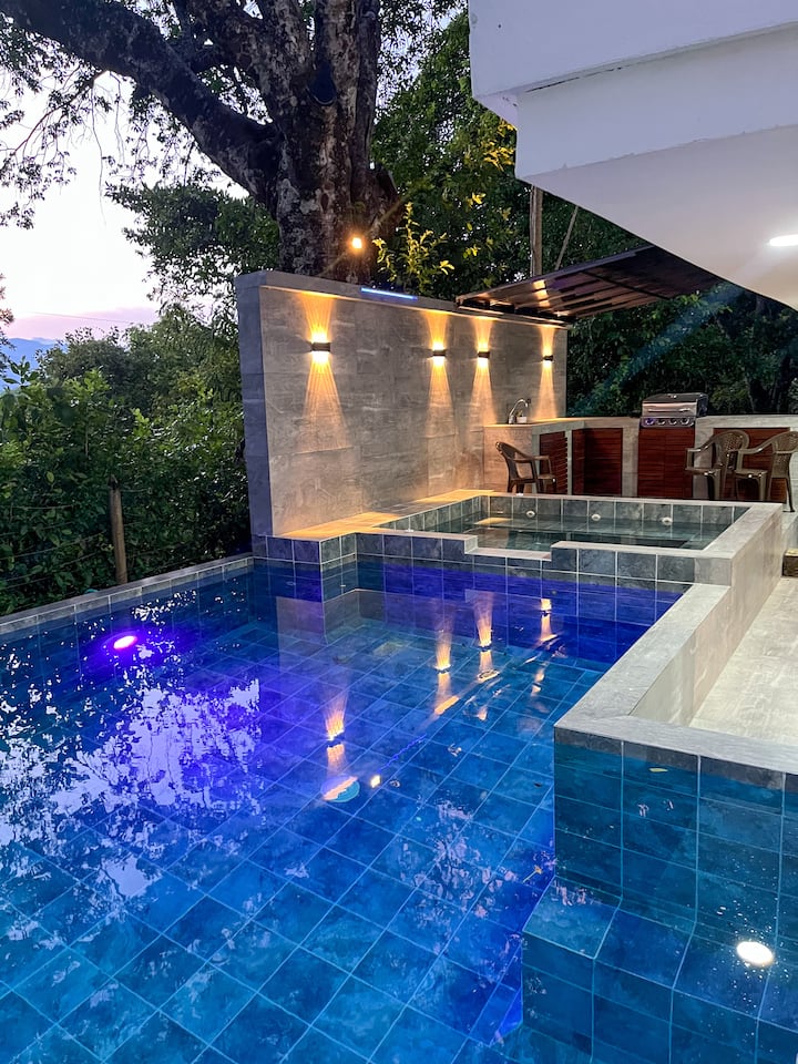Casa Moderna Con Aire, Piscina Y Jacuzzi Privado. - Sopetrán