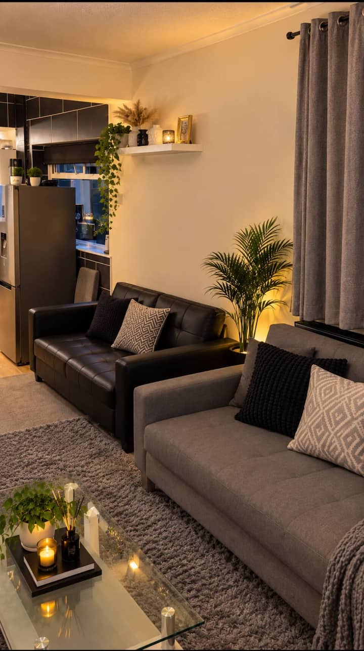The Happy Place 4 Bedroom Spacious Home Sleeps 8 - Cardiff