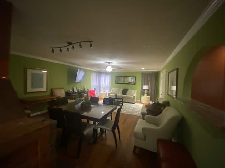 6 Br-charming & Comfort In A Quiet Neighborhood - Memphis