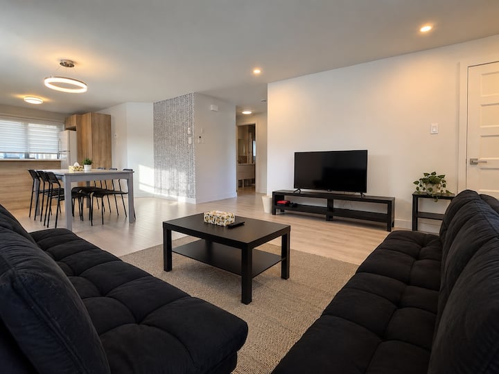 Comfortable 3br Stay | Convenient & Walkable - 롱괴이
