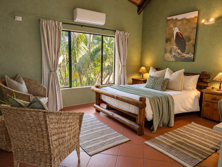 Leriti Safari House | Classic Upper Room - Marloth Park