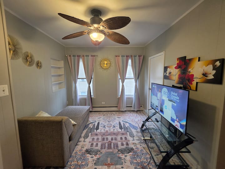 Cozy Furnished 3-bedroom, Quiet & Convenient - Manchester, NH