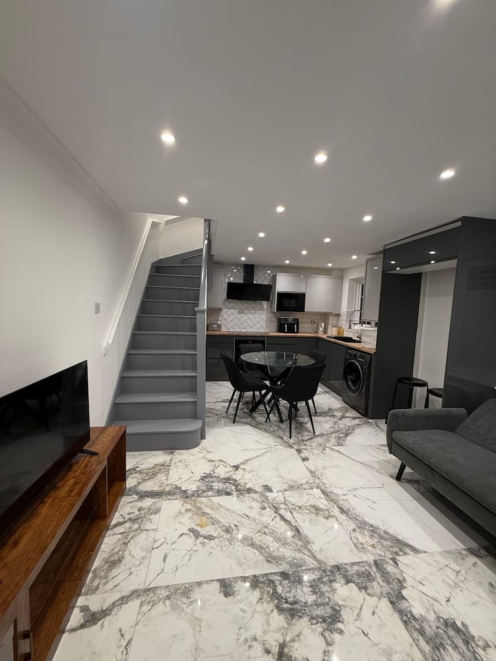 Modern Chatham Duplex - Chatham