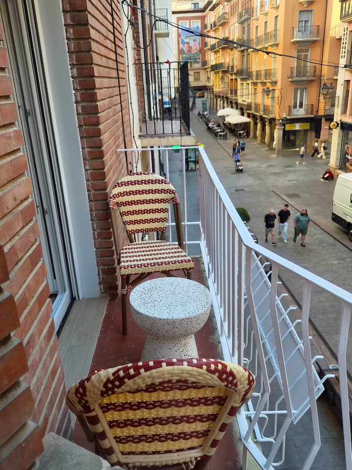 Mirador San Juan Con Balcón Y Garaje Privado. - Teruel