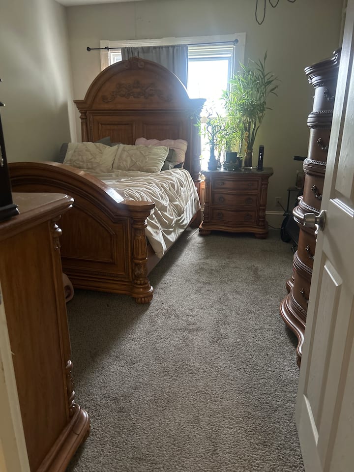 Newly Renovated Apartment With Remodeled Porch - Manchester, NH