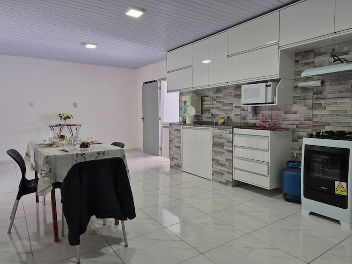 Casa Térrea, Com Ar, Garagem, Zona Sul, Wi-fi - Ilhéus
