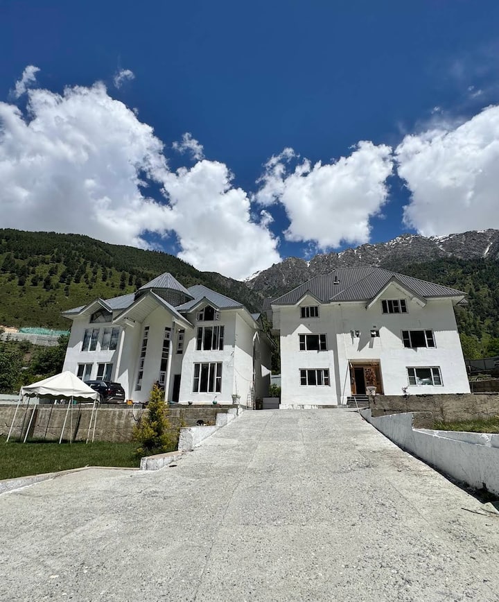 Celestial Peaks Lodge - Sonamarg