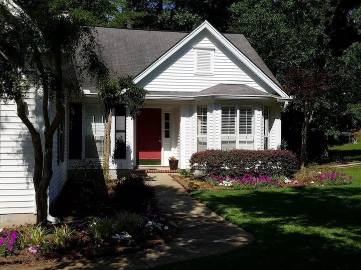 Little White House On The Cul - Columbia, SC