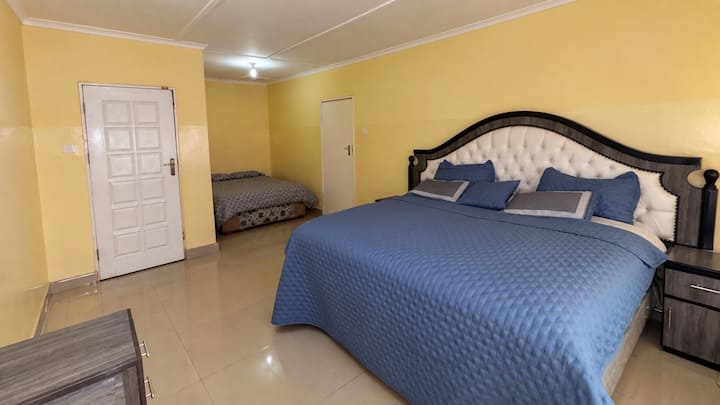 Hollywood Gardens  Luxury Home In Hintonville - Zimbabwe