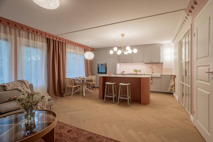 Rose Retreat - Own Sauna & Parking - Kirkkonummi