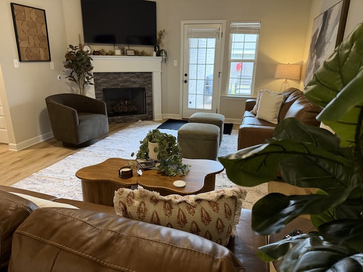Blues City Hideaway: Sleeps 10 - Southaven, MS