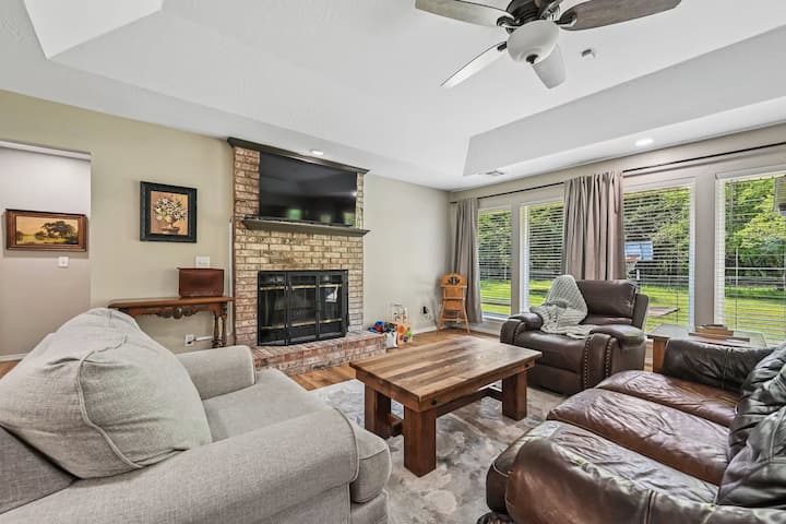 Boat-friendly Retreat Near Wolf Creek Launch - 格羅夫