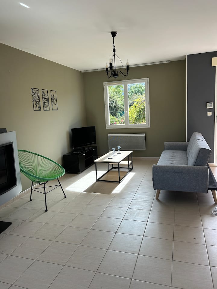Maison Chaleureuse Jardin Et Soirée Au Coin Du Feu - Val-de-Reuil