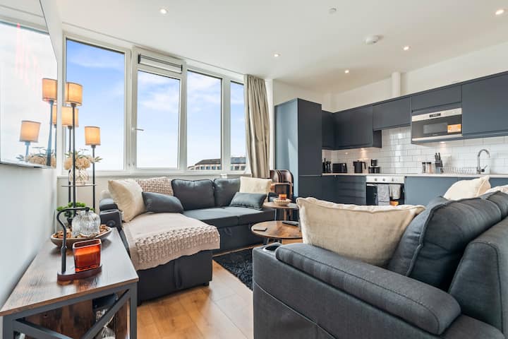 Luxury Apt| Heathrow| Free Parking|
Sleeps 8| 2bed - Kingston upon Thames