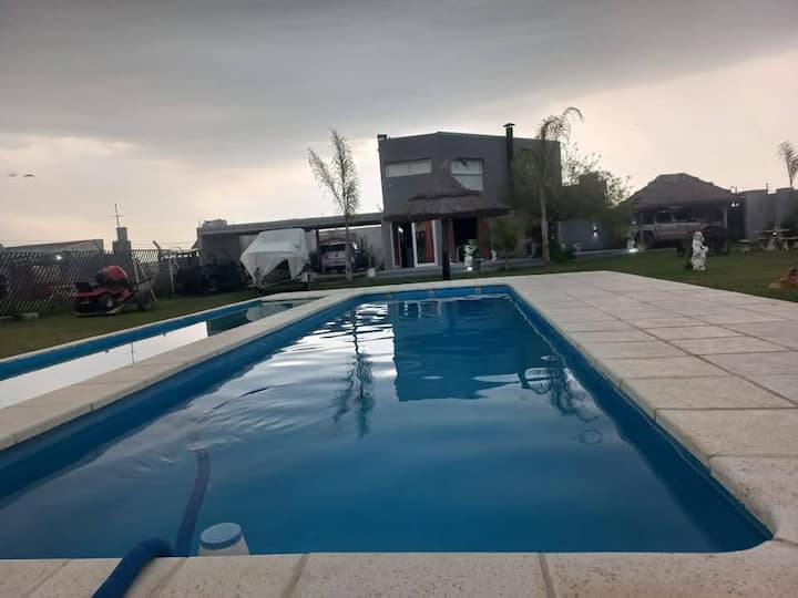 Hermosa Casa Quinta Con Pileta Y Amplio Parque - Buenos Aires Ezeiza Airport (EZE)