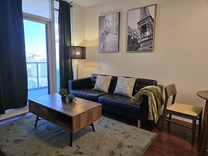 The Luxe 1br+den | Free Parking| Balcony-city View - Mississauga