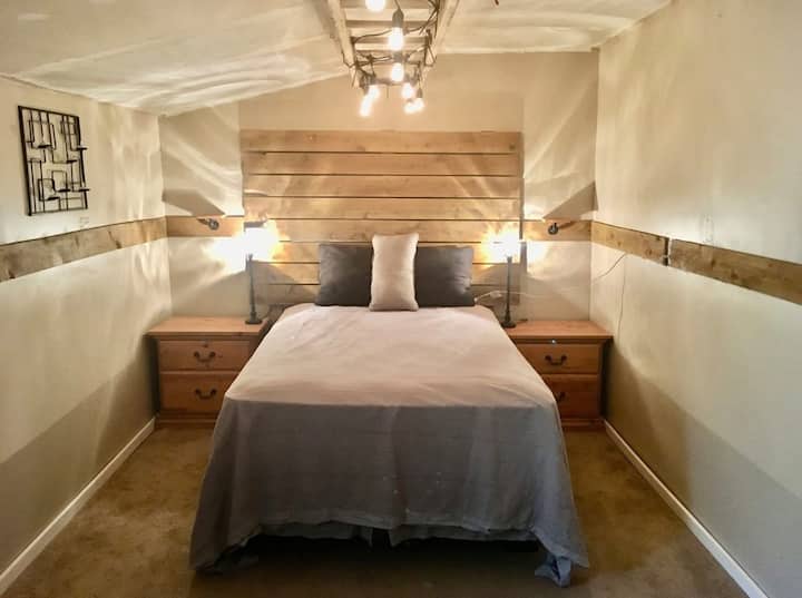 Rustic-chic Surprise In A Shop! W/game Room! - Oregon Coast Range, OR