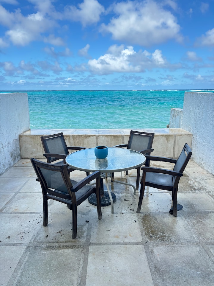 Walkable Oceanfront 2b/2b Condo (8 Years+) - Nassau
