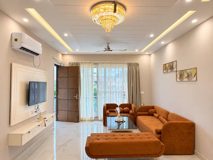 Ganga Walk Residence | 4 Bhk Near Ganga Ghat - 리시케시