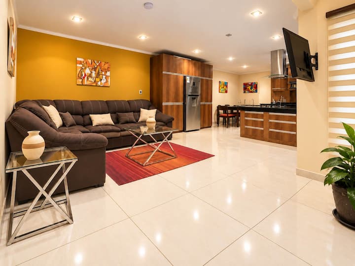 Walk To Teleférico And Megacenter I 2br I Parking - La Paz