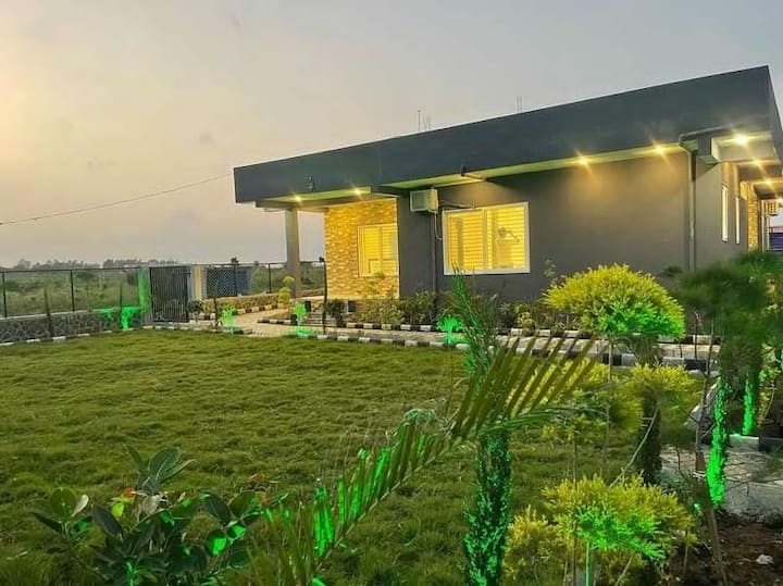 The Vivaan Resort With Full Amenities,5 Ac N Pool - Pithampur