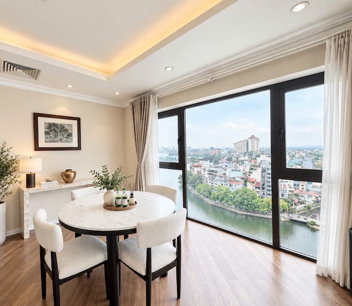 Luxury Lakeview 2br Serviced Apt | Central Hanoi - China