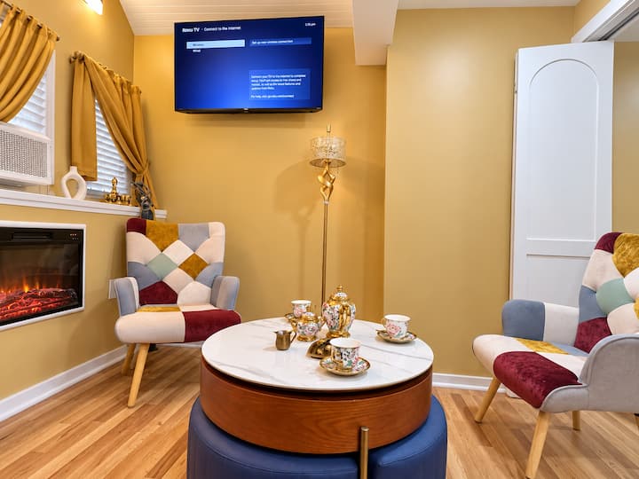 Cozy Convertible 1 Bed 1 Bath Efficiency Unit. - San Leandro, CA