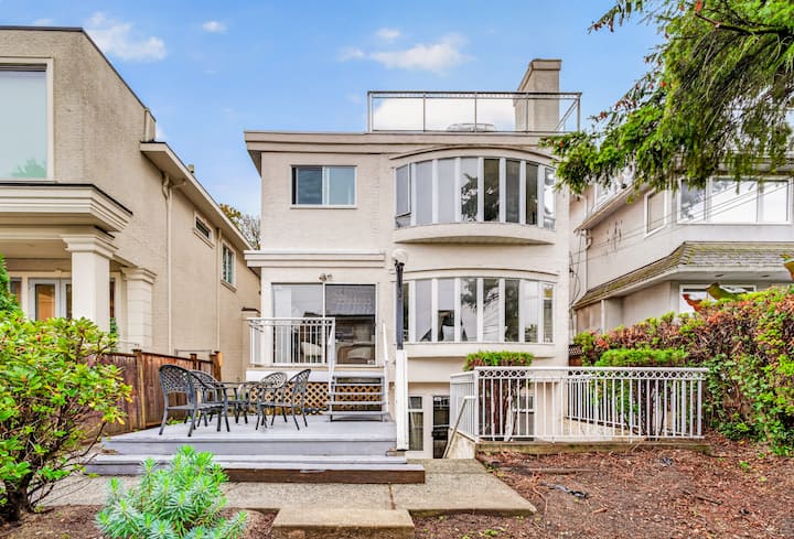 4br Family Home | Rooftop Views | Ubc & Downtown - British Columbia