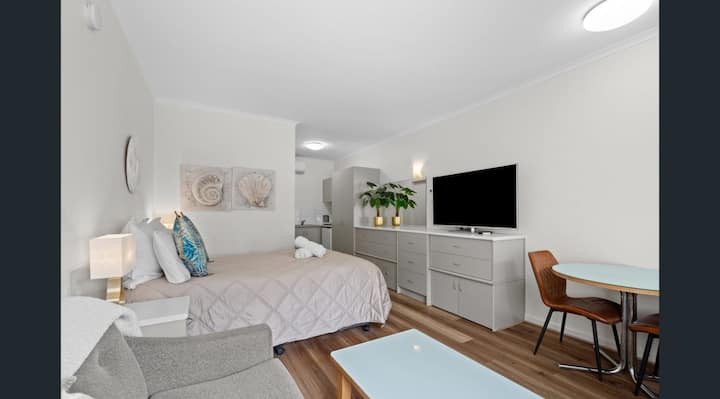 The Beachside Two - Glenelg