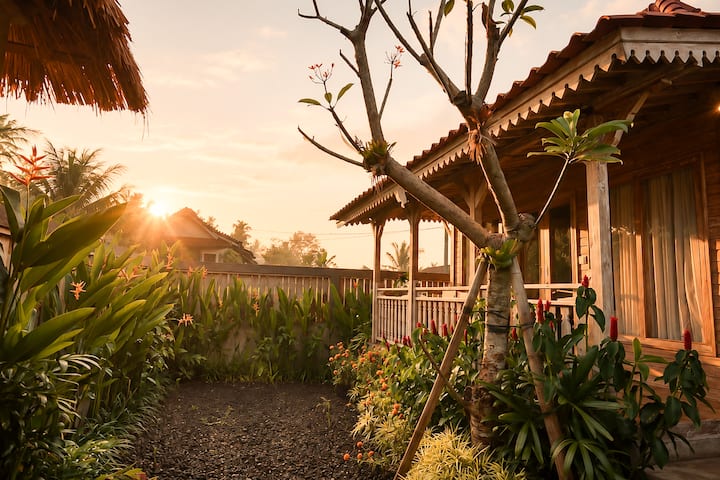 Wooden Lodge Near Ubud Rice Field View - Bali