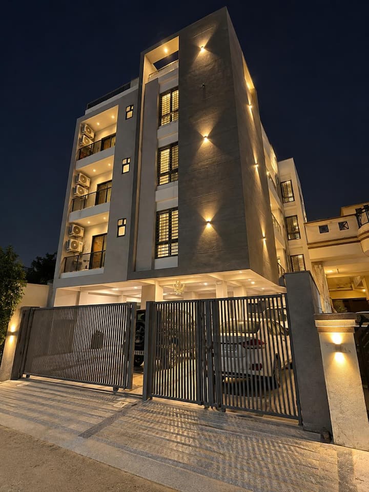 Entire 6-apartment Building For Large Groups - Jaipur