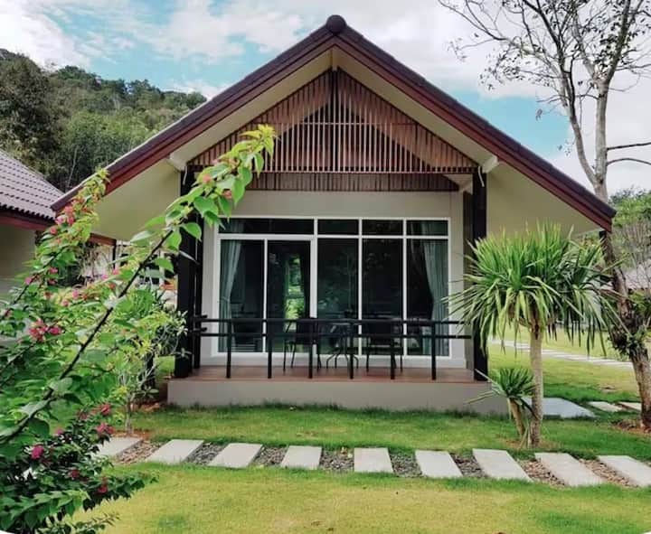 Luxurious Bungalow In Pure Nature-bfast Included - Ko Chang