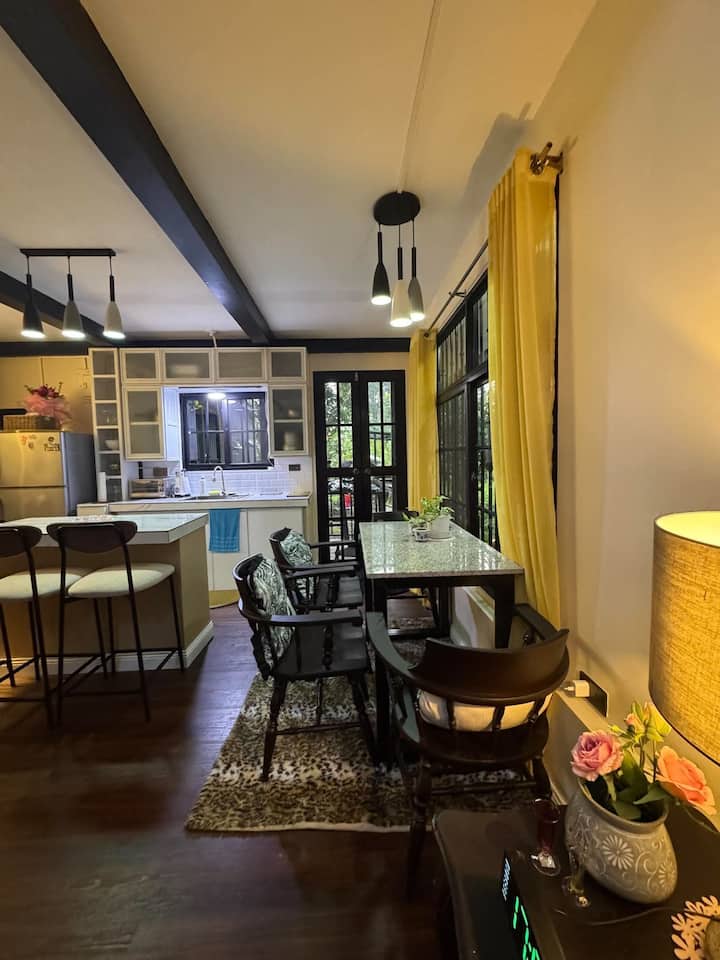 Tiny Cozy House Escape - Siniloan